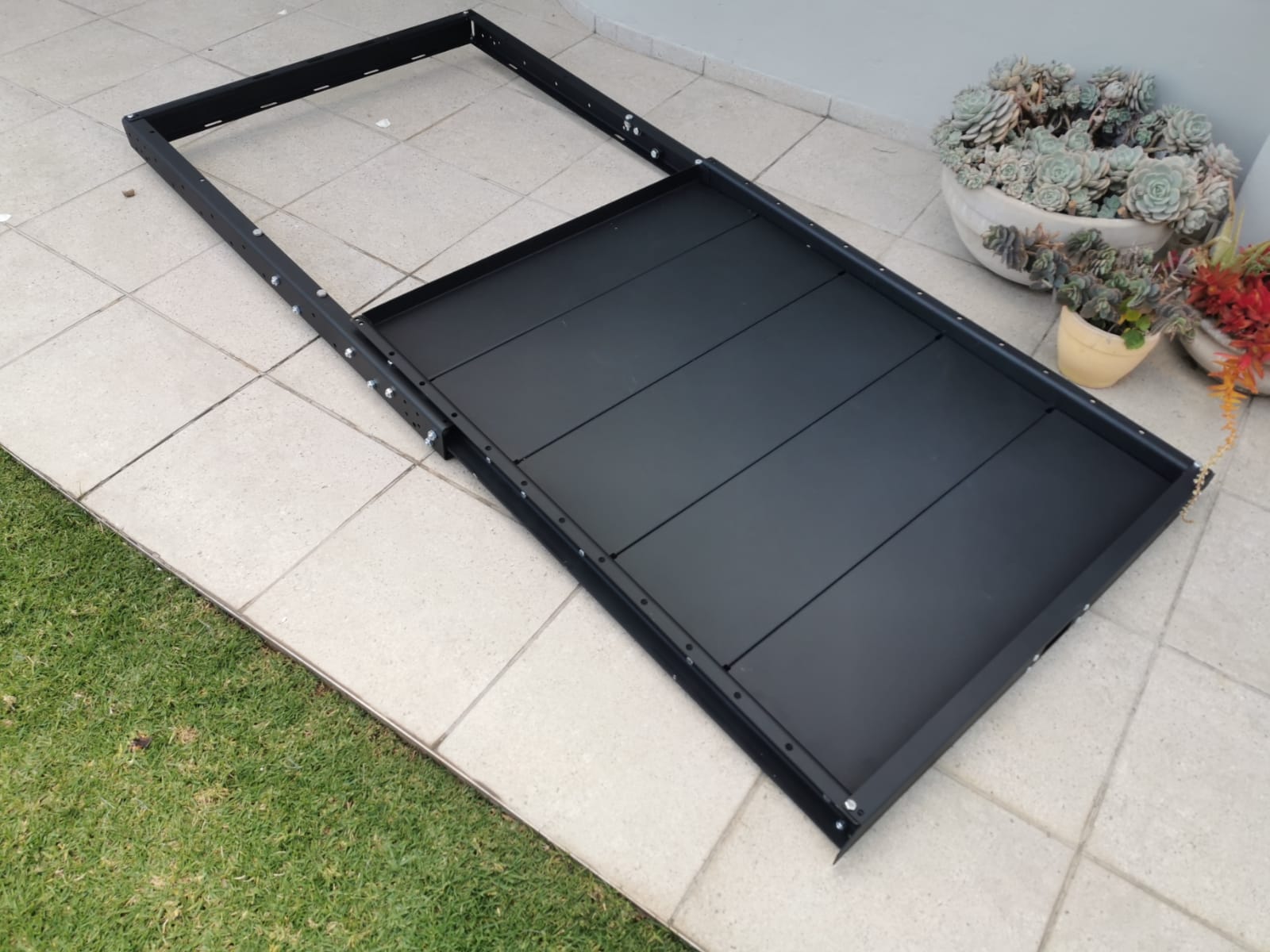 Bin Slide (Extended cab) - EAD 4X4